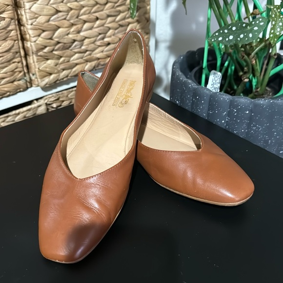 Coach and Four | Shoes | Coach And Four Brown Carmel Leather Flats Size ...